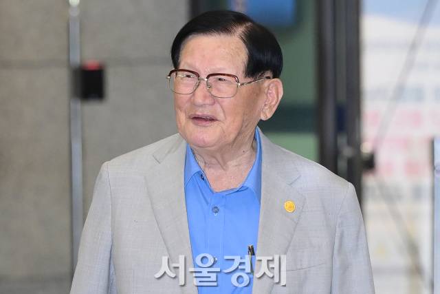 입국하는 신천지 이만희 Se★포토