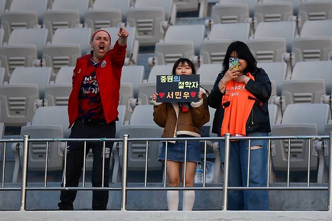 인터뷰 미국에서 온 찐 김천 팬 ‘제레드 교수의 못 말리는 열정