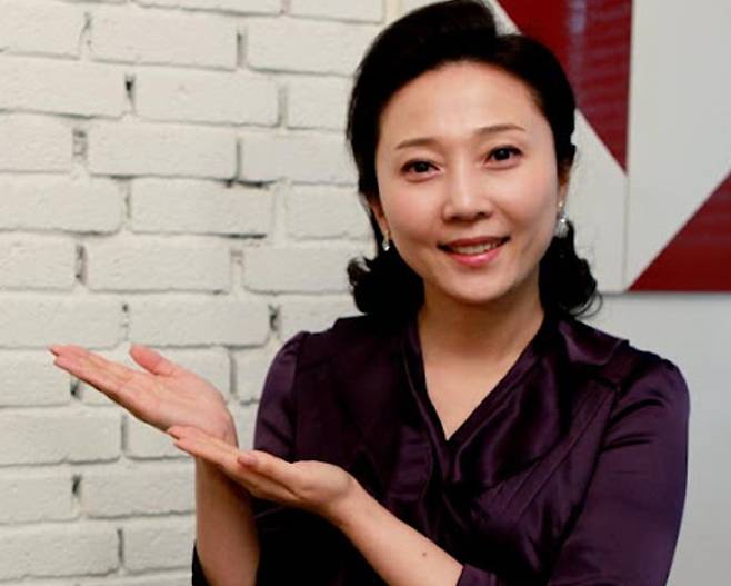 돈 때문에 결혼식 당일에도 새벽 2시까지 일했다는 여자 연예인 키노라이츠