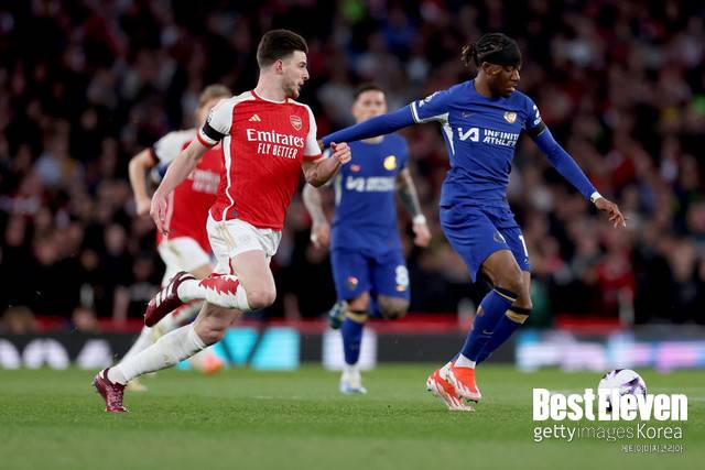 이대로 물러설 순 없지! '융단폭격' 아스널, 팔머 빠진 첼시 5-0 대파 → 다시 EPL 1위 도약