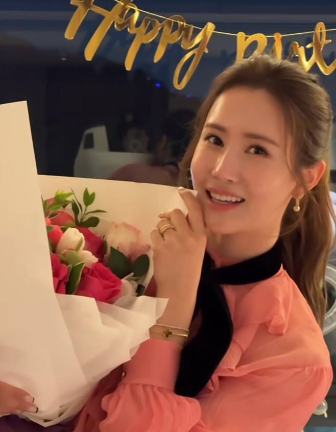 이다해 공주옷 입고 41세 생일파티 웨이브 포니테일 스타일로 여신美 완성 뷰티는 내운명