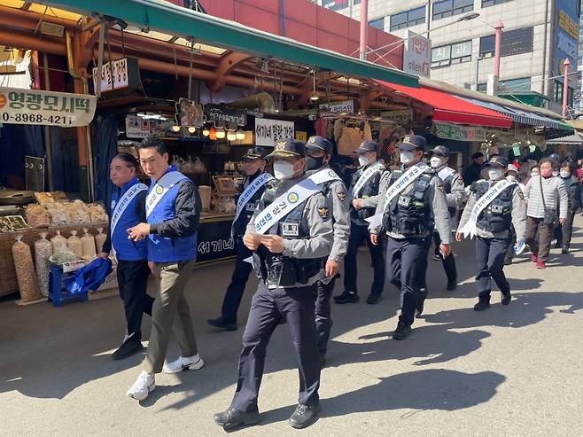 저 차 이상해 발바닥 수사에 딱 걸린 범죄매일 3만보 찍는 사람들