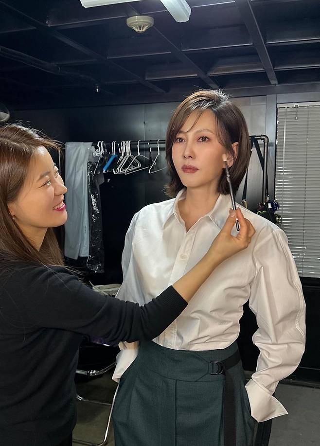 김남주 54세 압도적인 미모 단발 레이어드컷 인생 머리 찾았네 뷰티는 내운명