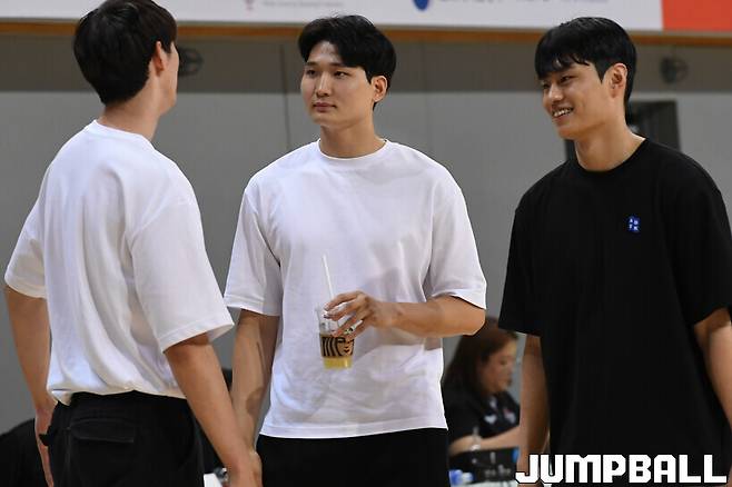 아쉬움 떨쳐내고 더 잘해야” 데뷔 시즌 마친 ‘신인왕 Lg 유기상의 다음 목표