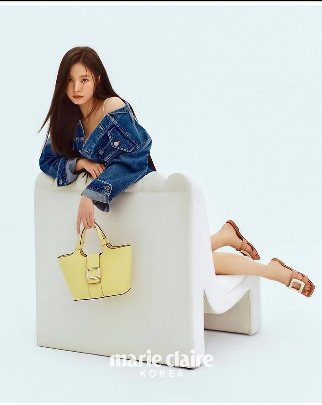 신세경 미쳤어 너무 예뻐” 팬들 감탄 슬리브리스 끝판왕 툭 걸친 재킷 원피스룩 스타와 패션