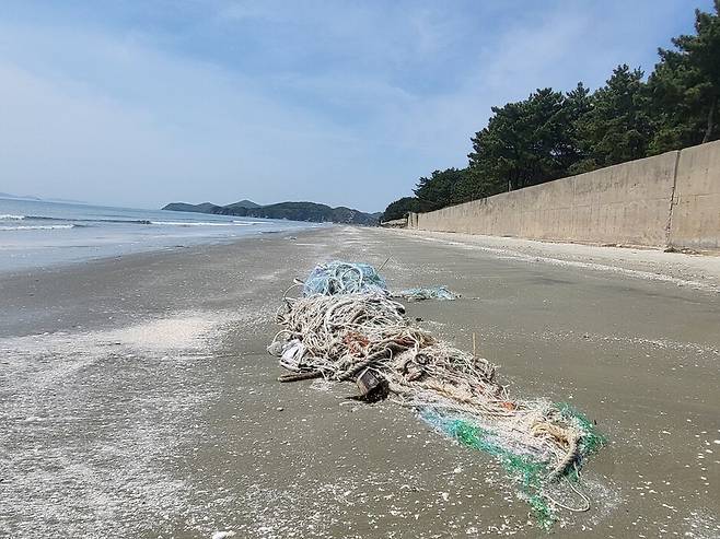 ‘해안 쓰레기장 백령·대청 국가지질공원이대로 유네스코 신청