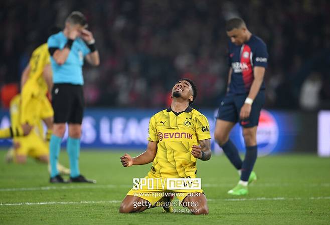 충격 Psg 홈 팬들 업보 제대로 맞았다 경기 전 도르트문트 엠블럼 화형식→ucl 탈락으로 돌아왔다