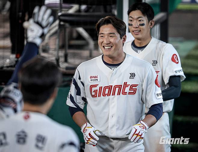 계속 내보내면 잘할 것 같은데명장 촉 적중→이주찬 이주형 형제 Kbo 리그 역대 5번째 진기록 달성 사직 현장