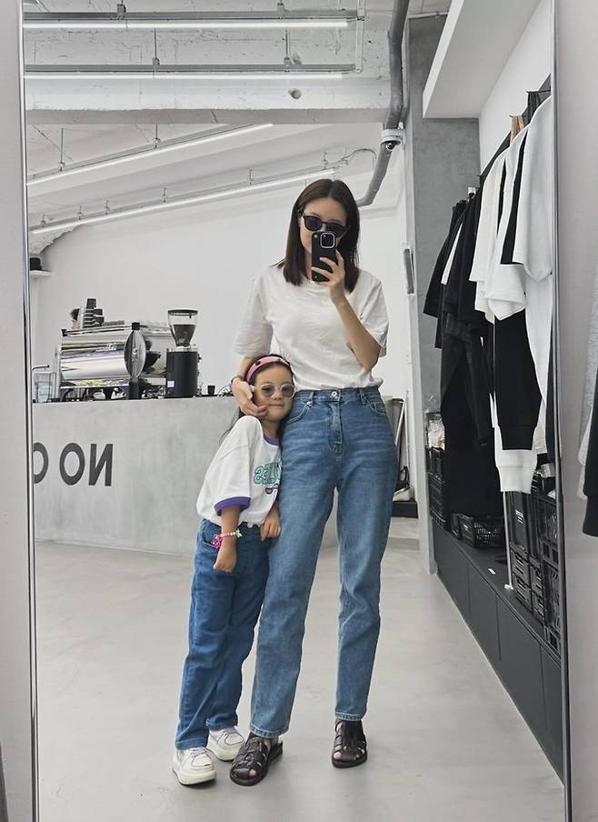 김소영 아나 공주병 5살 딸과 닮은꼴 스타일 시밀러 모녀 커플룩 패션엔