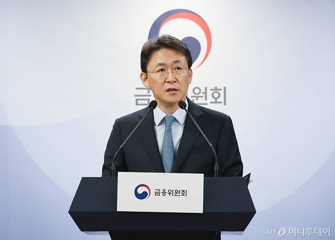 충당금 폭탄 피하려면 공매전방위 압박에 2금융권 진퇴양난