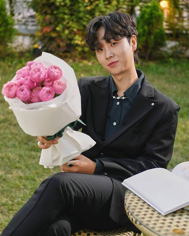 송민준 비 오는 봄날 함께 창밖 풍경을 보고 싶은 남자 트로트 가수 1위성리 2위 Ten차트