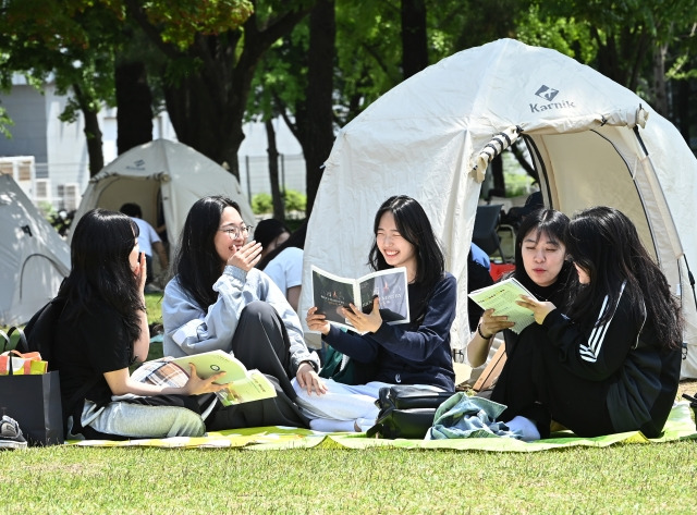 억 주고 아이돌 부르는 대학축제 입장권 되팔이까지