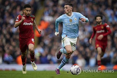 오피셜 필 포든 Epl 올해의 선수 수상맨시티 5년 연속 싹쓸이
