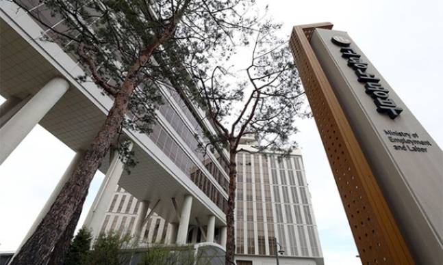 고용부 폭염 기준 ‘체감온도로 바꾸고 31도 넘으면 단계별 조치