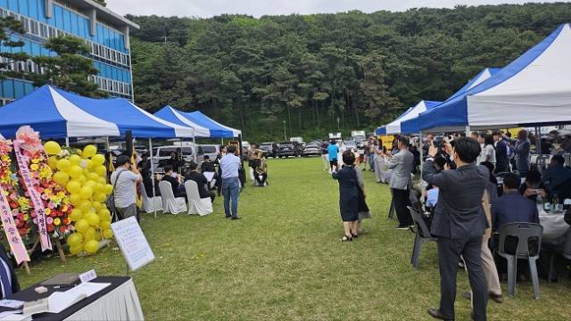 옛 경기도청 잔디마당 공공웨딩홀 개방25일 첫 예식