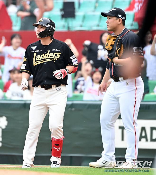 어깨 부여잡고 교체된 핵심 타자 Ssg 천만다행 최정 이상 없다
