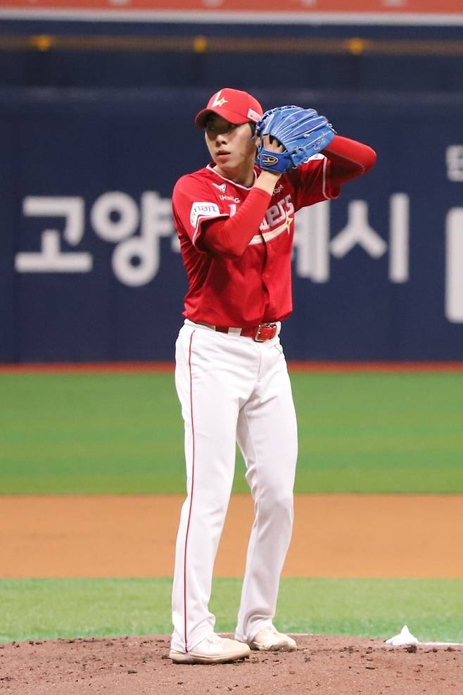 “네가 과연 선발 투수가 맞아?” 이숭용 감독과의 외야 산책→QS로 보답한 SSG 오원석…“다음 산책은 누구랑 같이 갈까”