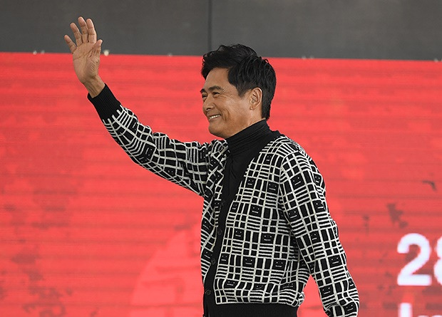 약 1조원 전재산 기부하고 본인은 단칸방에 사는 톱배우 연예는 내운명