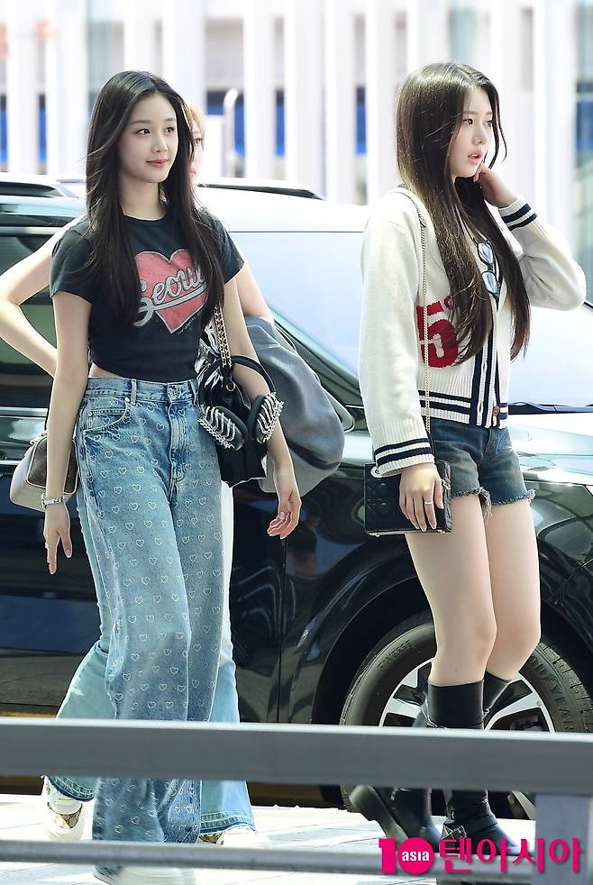 Ten포토 베이비몬스터 파리타 로라 극과 극 공항패션