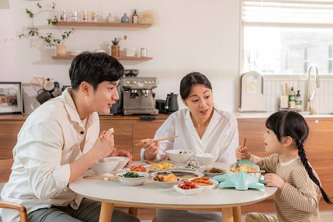 가리지 않고 골고루 먹는다”식습관 건강한 사람들 특징은