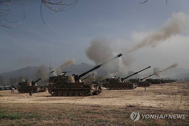 군 실사격 훈련 잇달아 연기정세 관리 차원 관측