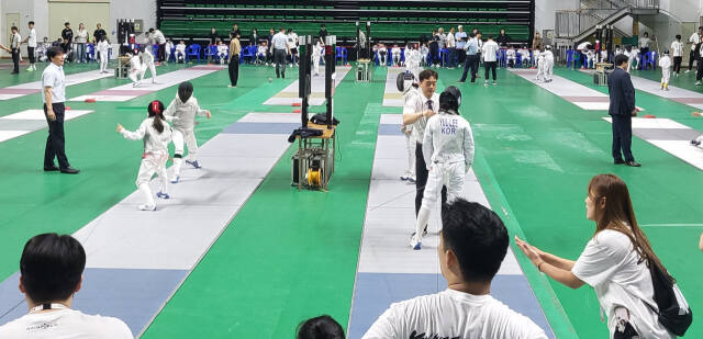 ‘펜싱 메카 안산시에서 전국 동호인 열정의 ‘승부