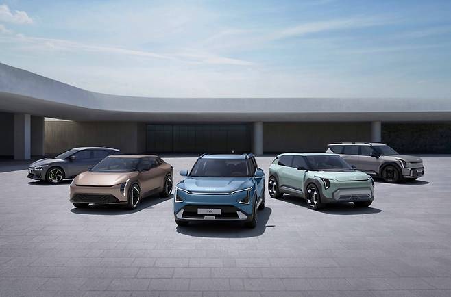 기아 첫 전기세단 Ev4 내년 3월 年 7만대 양산