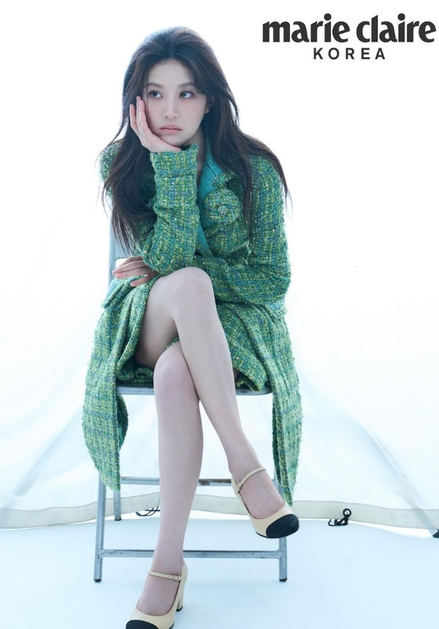 진짜 하얗네샤넬 신상 입고 등장요즘 실물1등이라고 난리난 여배우 셀럽뉴스