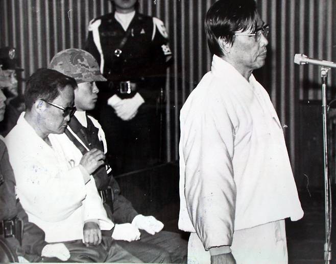 16일 만에 사형 선고한 개판 재판김재규 변호인 증언 법정b컷