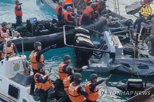 필리핀 남중국해 암초에 물자보급 중국과 잠정 합의종합