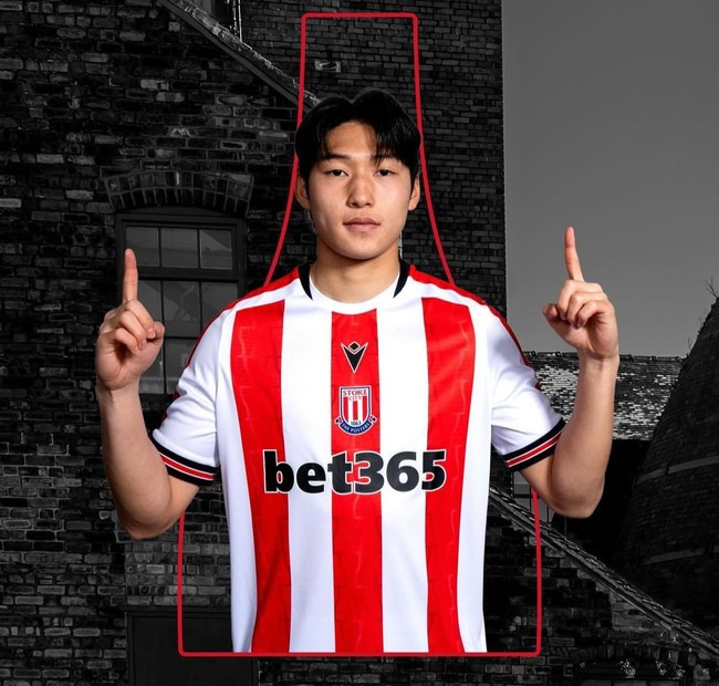 오피셜 스토크 배준호 절대 안 판다에이스 상징 등번호 10번 부여써드 킷 메인 모델까지
