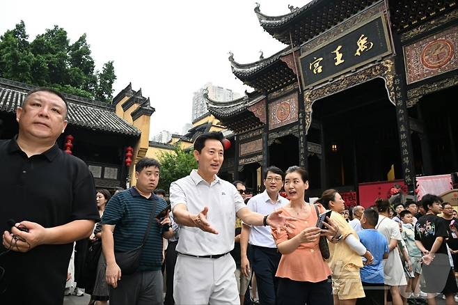 충칭 야경 둘러본 오세훈 내년 청계천·광화문·ddp 야경 개선