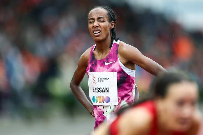 혼자 1500m, 5000m, 1만m에 마라톤을 다 뛴다고?