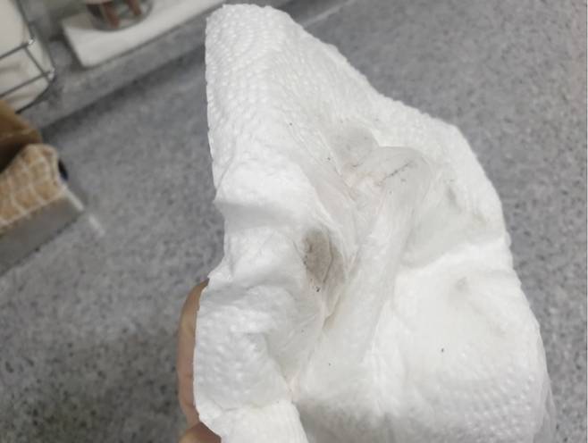 집에 손소독제가 남아돈다면 여기에 발라보세요~ 오늘살림루틴