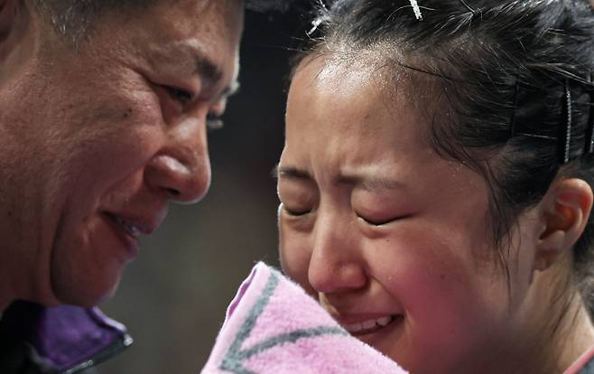 신유빈 이기고 울었다日 히라노 혈투 끝 4 3 제압 여자단식 4강 진출 파리 현장