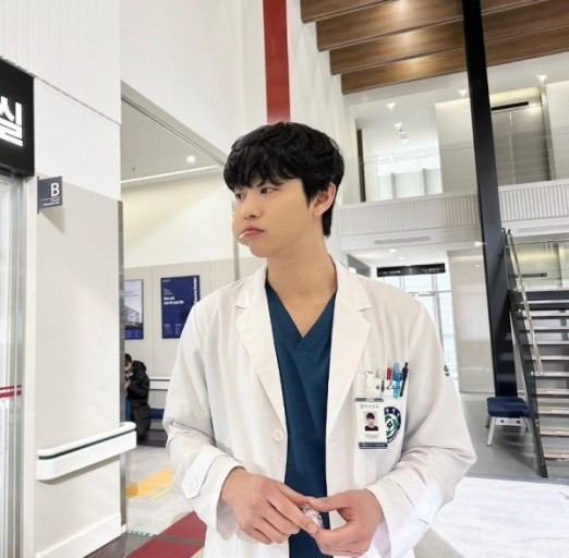 키 187cm인데 키 커서 작아지고 싶었다는 탑배우 스포엔 뉴세이