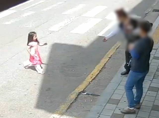 길 잃고 ‘엉엉3살 여아 오빠들과 눈물의 상봉 아살세