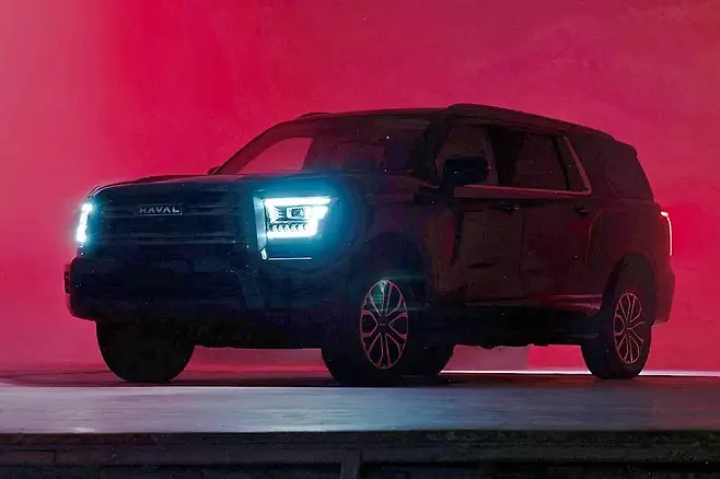 뒤는 팰리세이드 베꼈나 앞은 10년 전 모델 같은 중국 Suv 카텍