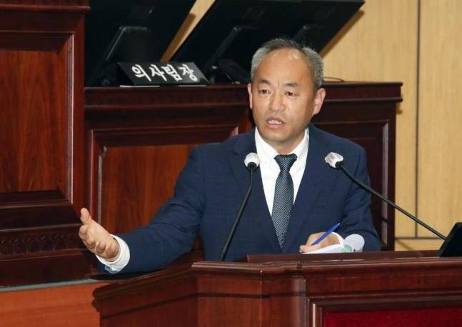 전기자전거로 보행자 친 뒤 달아난 정읍시의원 500만 원 벌금형