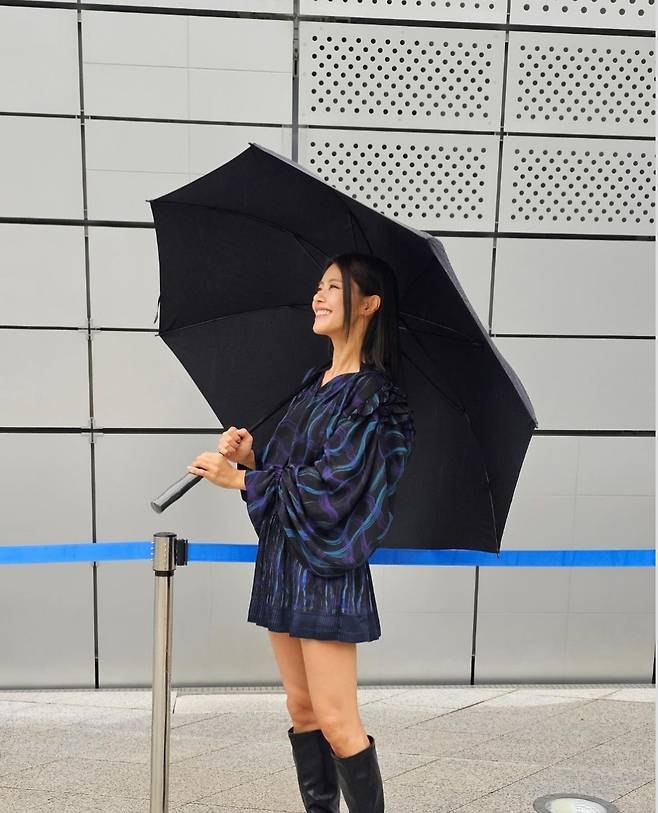 이윤지 놀라운 40kg대 애둘맘 극세사 각선美 롱부츠 미니원피스룩 뷰티는 내운명