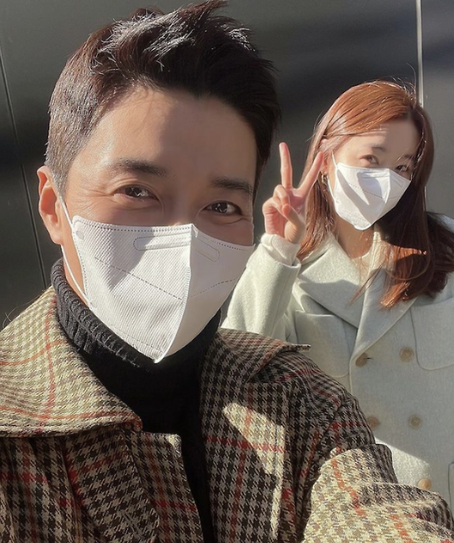 키스신 과하게 하다 열애설 나자 1달만에 결혼한 커플 셀럽뉴스