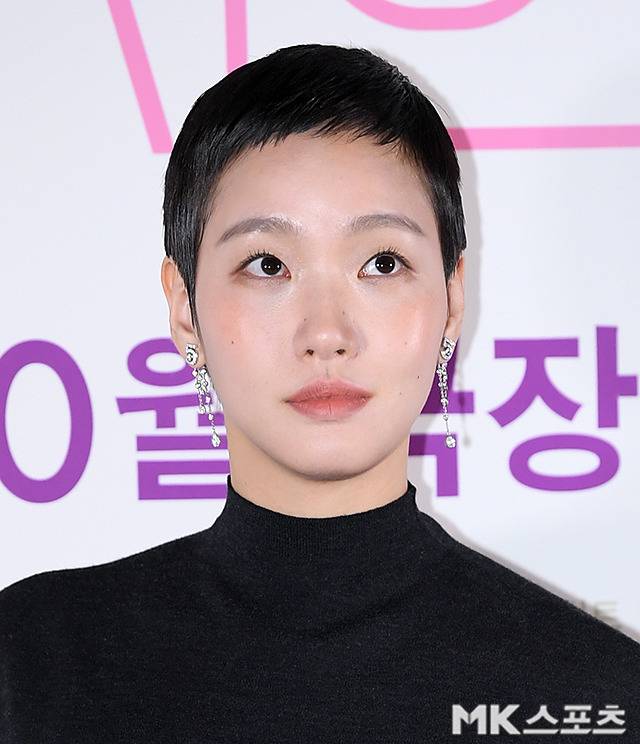 김고은 주먹밥 머리 실물이 더 사랑스러워 옆구리 드러낸 원피스룩 깜짝 뷰티는 내운명