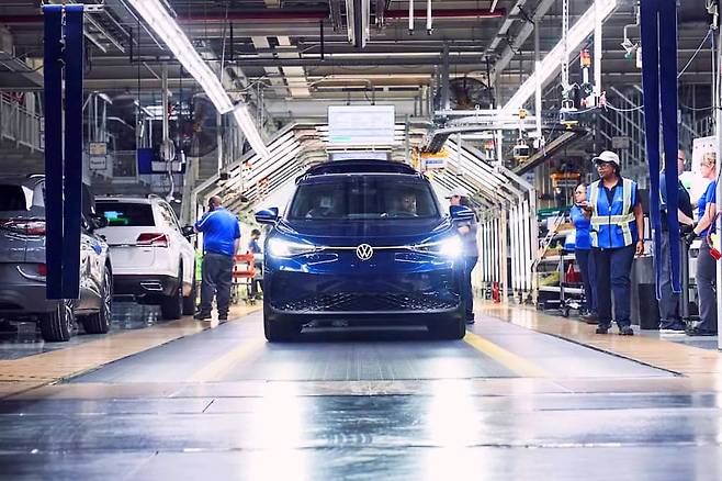 하나 있는 차에 이렇게 문제가 많다고 결함으로 국내 판매를 일시 중단한 전기차 카프라임