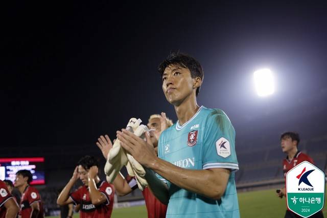 [b11 현장] 100경기 고지 넘는 부천 김형근 GK "10경기 뛸 수 있을까 걱정하던 때도 있었는데..."