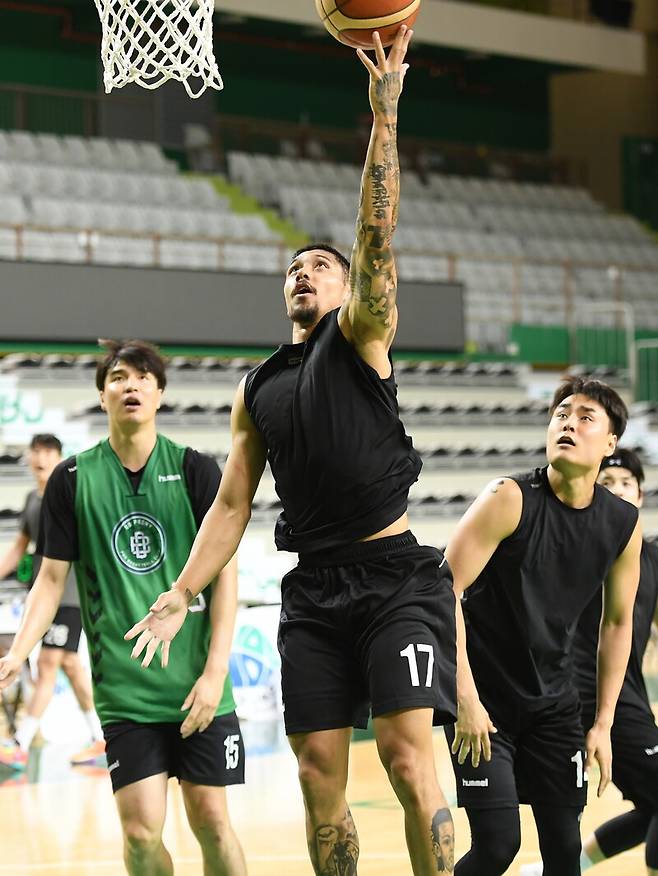 다시 뛰는 Mvp 이선 알바노 그의 첫 번째 목표는 파이널 우승