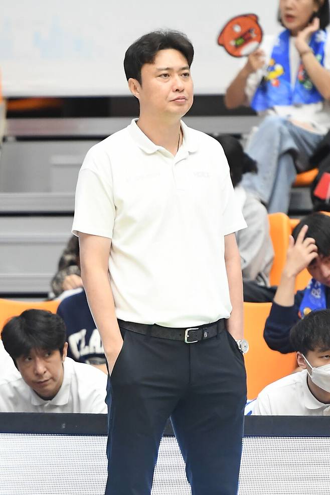 Kbl 컵대회 송영진 Kt 감독 좋은 경기력 만족스럽다”전창진 Kcc 감독 컵대회를 통해 연습하겠다”