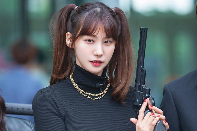 너무 예뻐 성형의심 받자 과거 사진 공개로 정면 돌파한 여배우 메타코리아