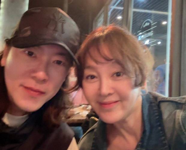 톱여배우 이승연 연하남편의 숨겨진 엄청난 프로필 연예는 내운명