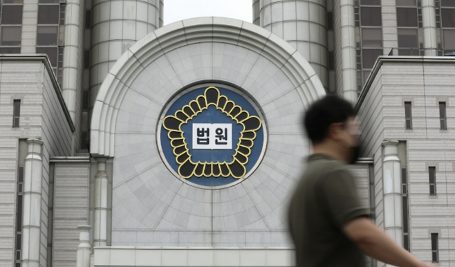 23살 어린 女와 사귄 50대 유부남 결별 통보에 스토킹 집착