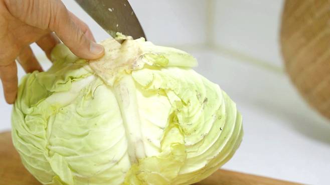 양배추 그냥 냉장고에 보관하지 마세요 이렇게 자르면 끝까지 신선한 양배추 보관법 최주부